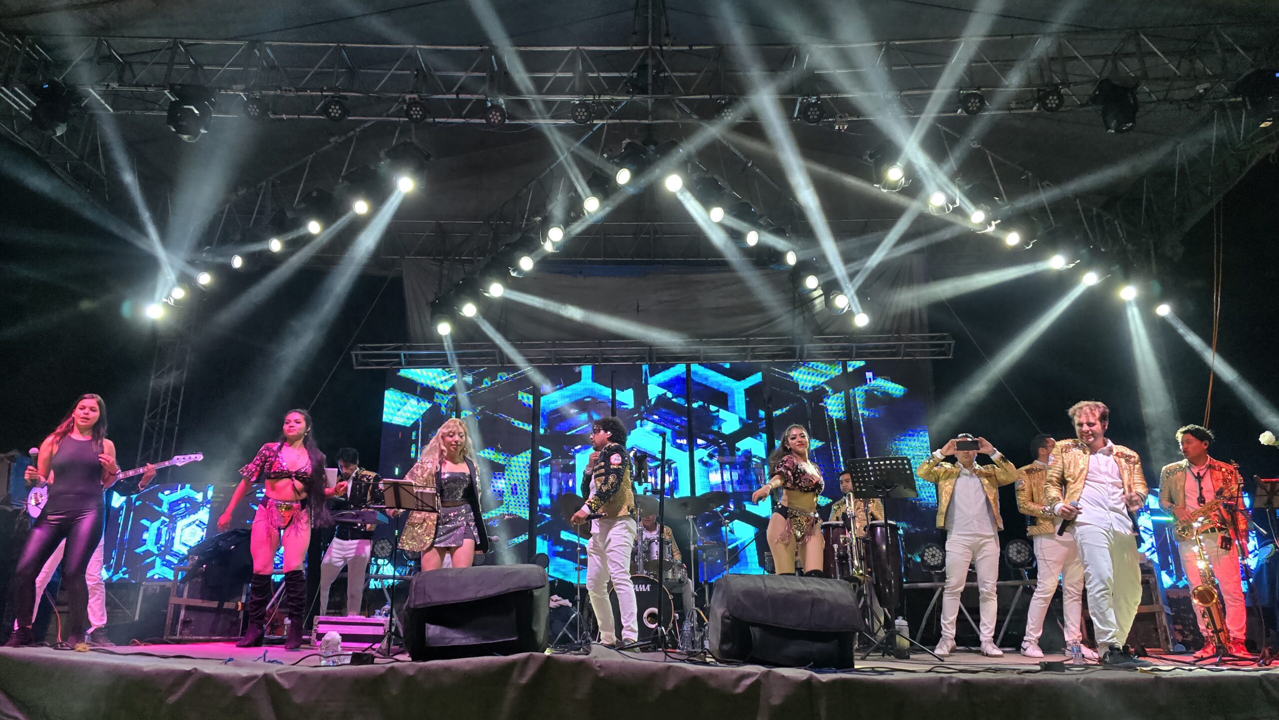 Grupo versátil en San Antonio - Grupo Musical Feeling / Cobertura Nacional